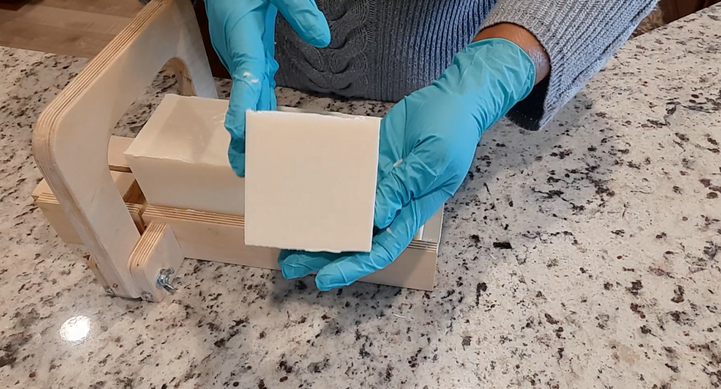 5 Lbs ONE SCENT SOAP - Majesté Soaps